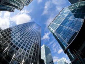 業界のエキスパートたちが協力し、柔軟でフレンドリーなサービスをお届けします。お客様との協力により、成功への道を共有し、力強く前進してまいります。